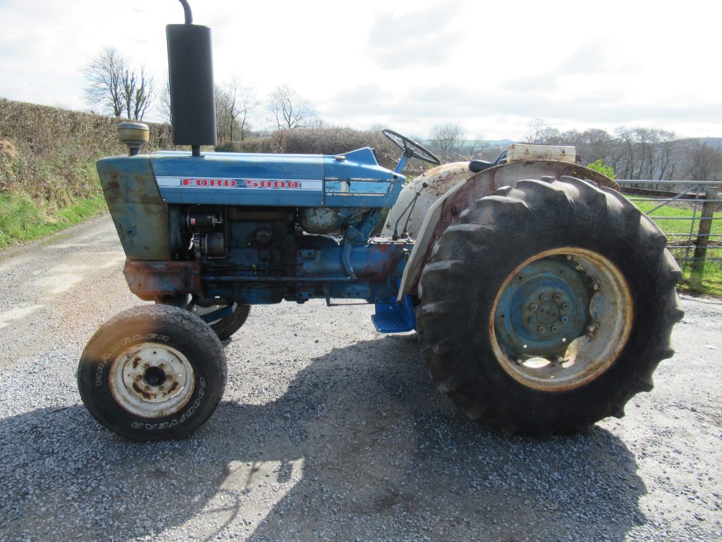 Ford 5000 c/w power steering and on 16.9/30 rear tyres. Starts and drives well £4850+VAT ...