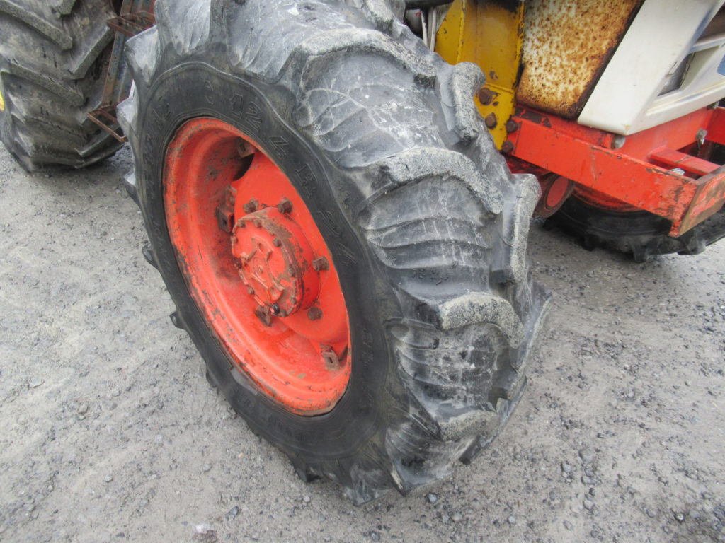 David Brown 1490 4wd c/w standard gearbox, pick up hitch, hook type ...