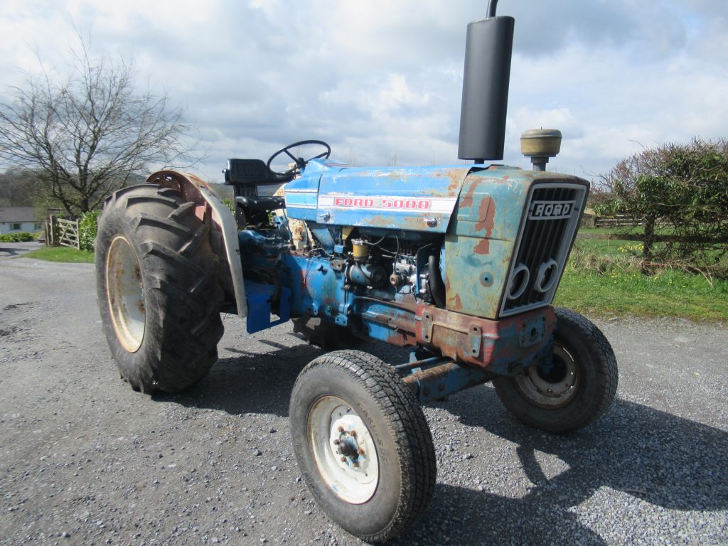 Ford 5000 c/w power steering and on 16.9/30 rear tyres. Starts and ...