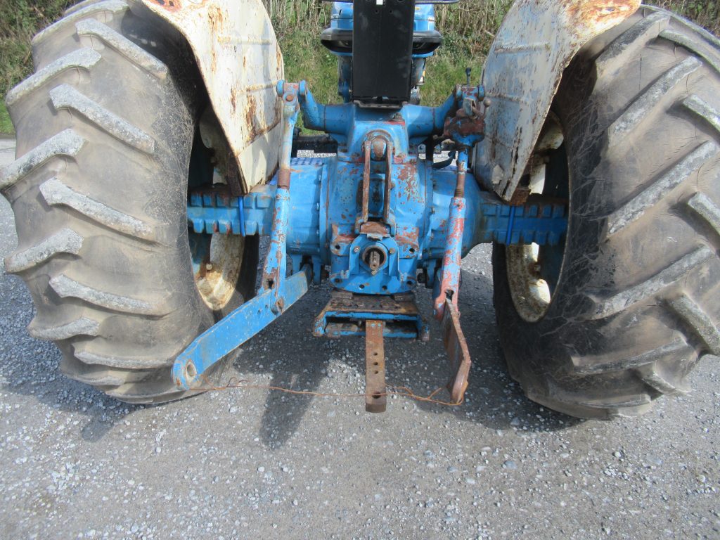 Ford 5000 c/w power steering and on 16.9/30 rear tyres. Starts and ...