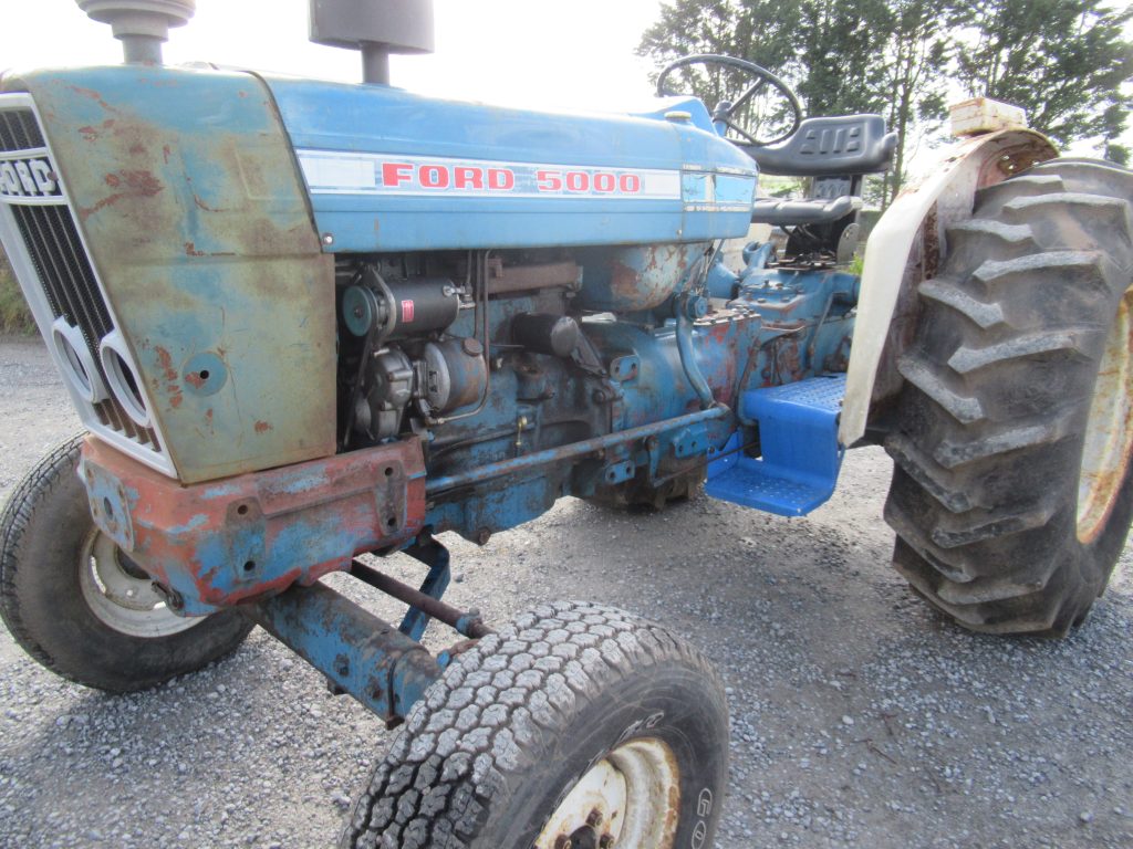 Ford 5000 c/w power steering and on 16.9/30 rear tyres. Starts and ...