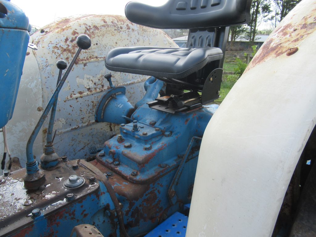 Ford 5000 c/w power steering and on 16.9/30 rear tyres. Starts and ...