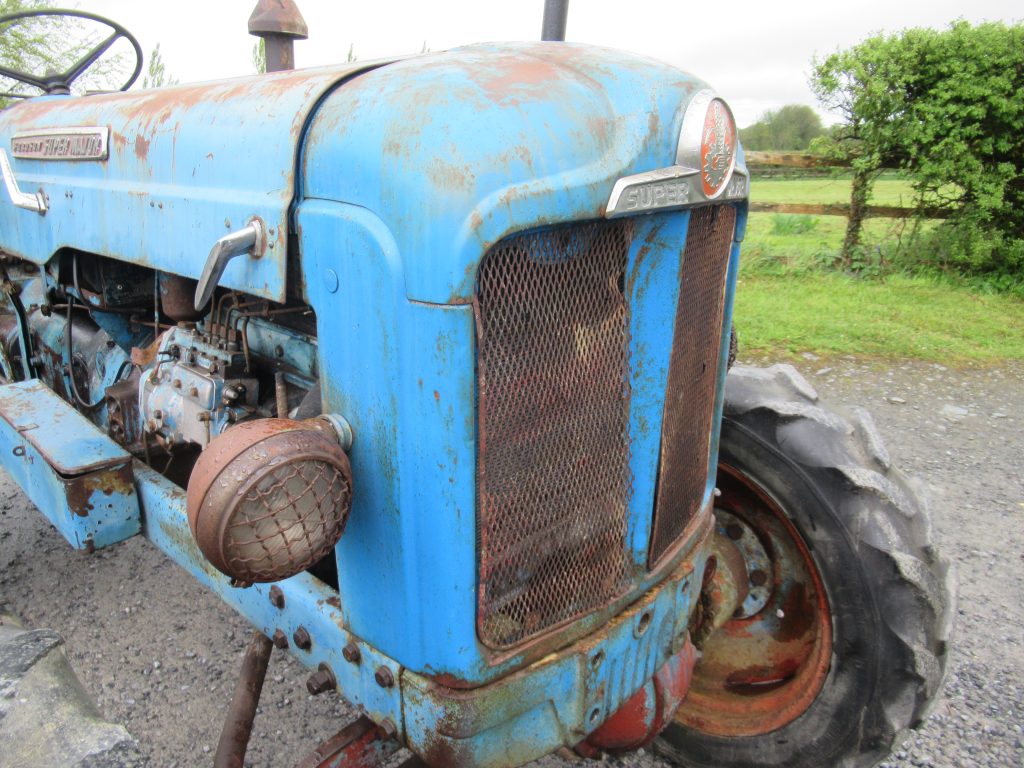 Fordson Super Major 4wd Roadless (Manual) Front axle c/w 3 point ...