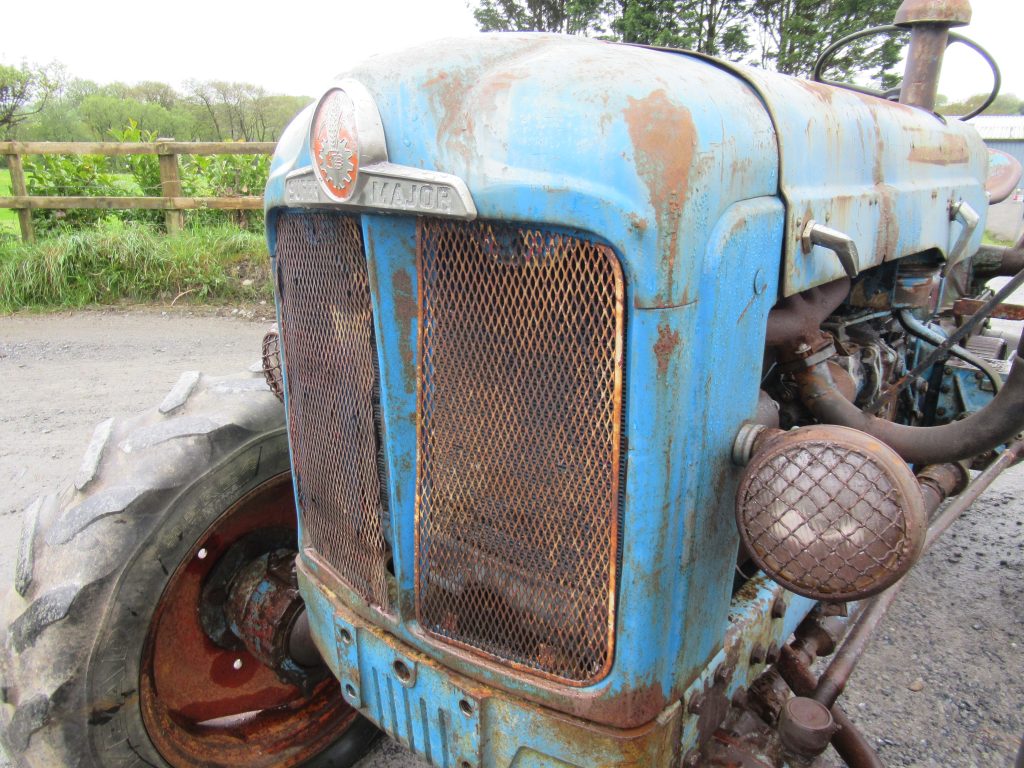 Fordson Super Major 4wd Roadless (Manual) Front axle c/w 3 point ...