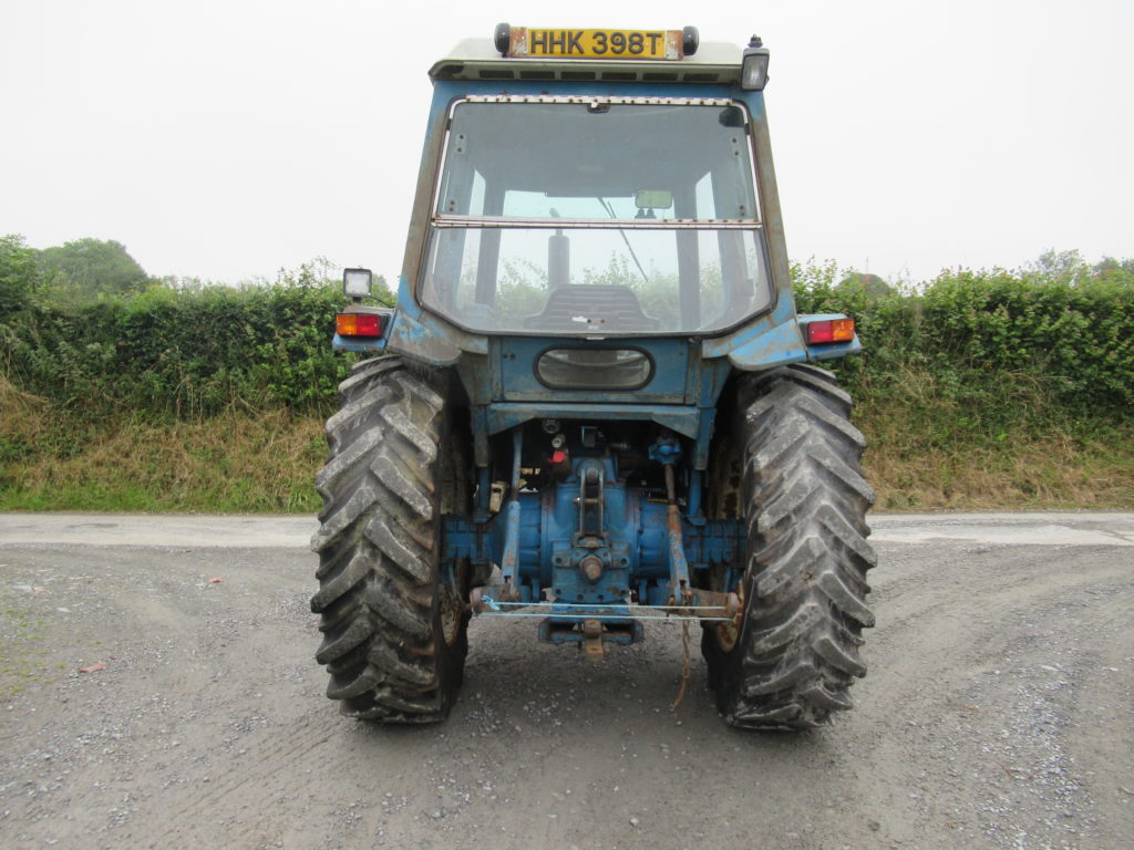 Ford 6600 2WD Q Cab c/w power steering, front weight frame, wide front ...