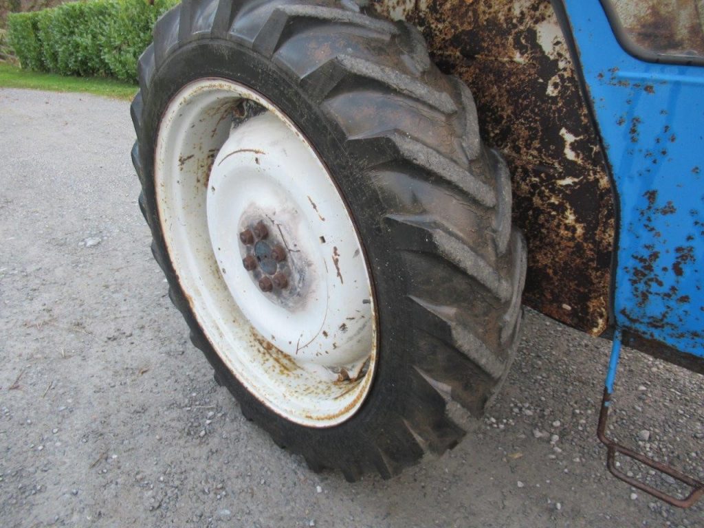 FORD 4000 2WD FORCE. TIDY, ORIGINAL LITTLE TRACTOR. DRIVES WELL. C/W V5 ...