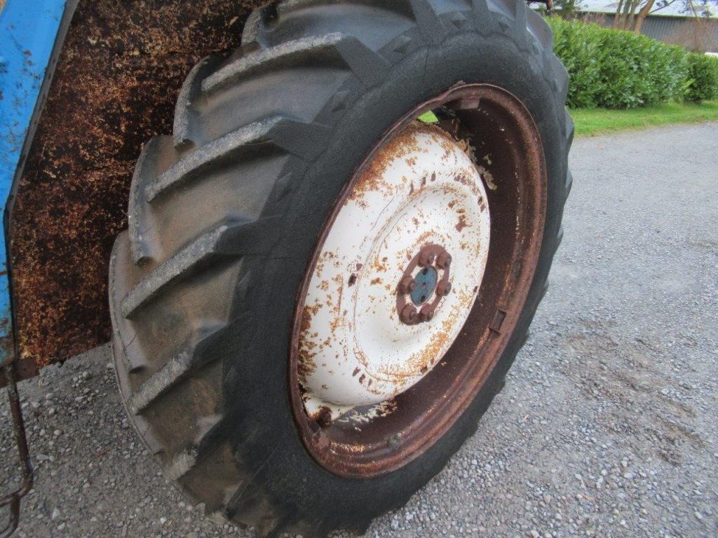FORD 4000 2WD FORCE. TIDY, ORIGINAL LITTLE TRACTOR. DRIVES WELL. C/W V5 ...