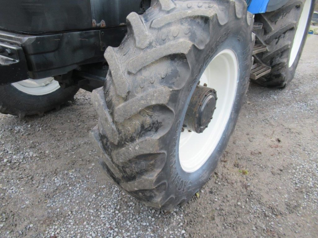 NEW HOLLAND TM120 CLASSIC C/W 40K STANDARD GEARBOX WITH MANUAL SHUTTLE ...