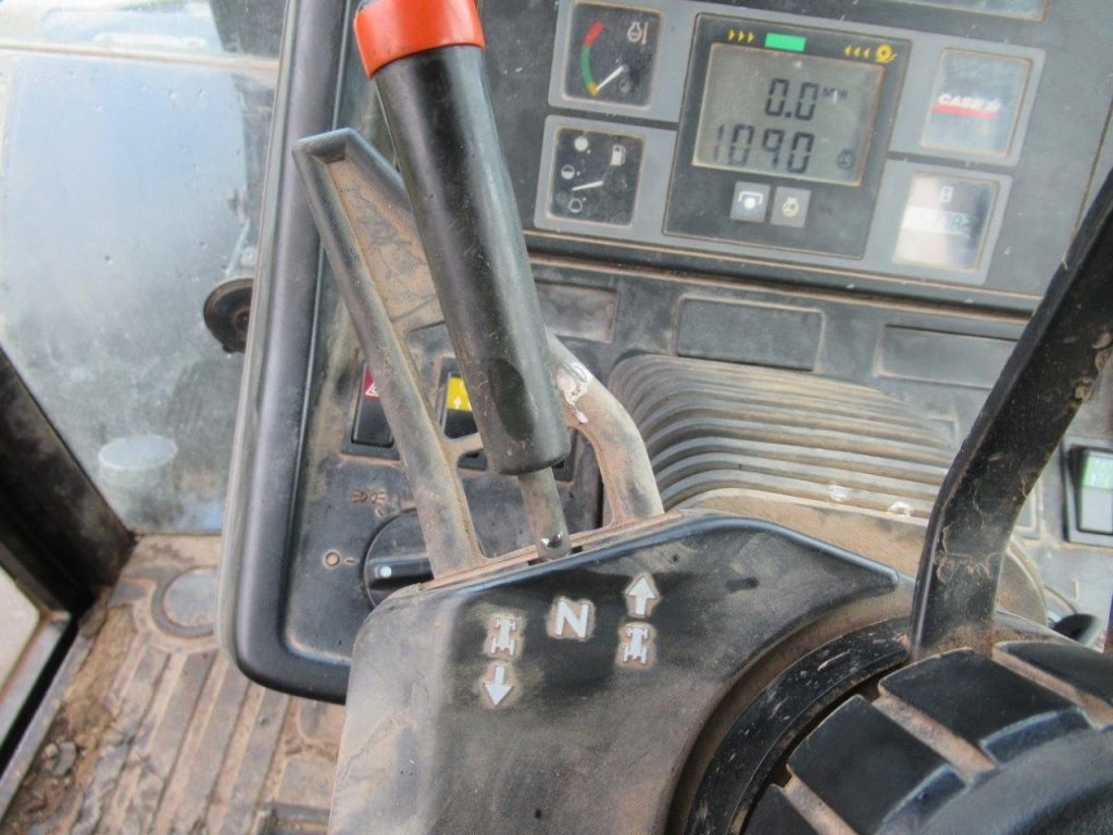 CASE 5150 PLUS C/W FRONT LINKAGE, FRONT FENDERS, PICK UP HITCH, HOOK ...