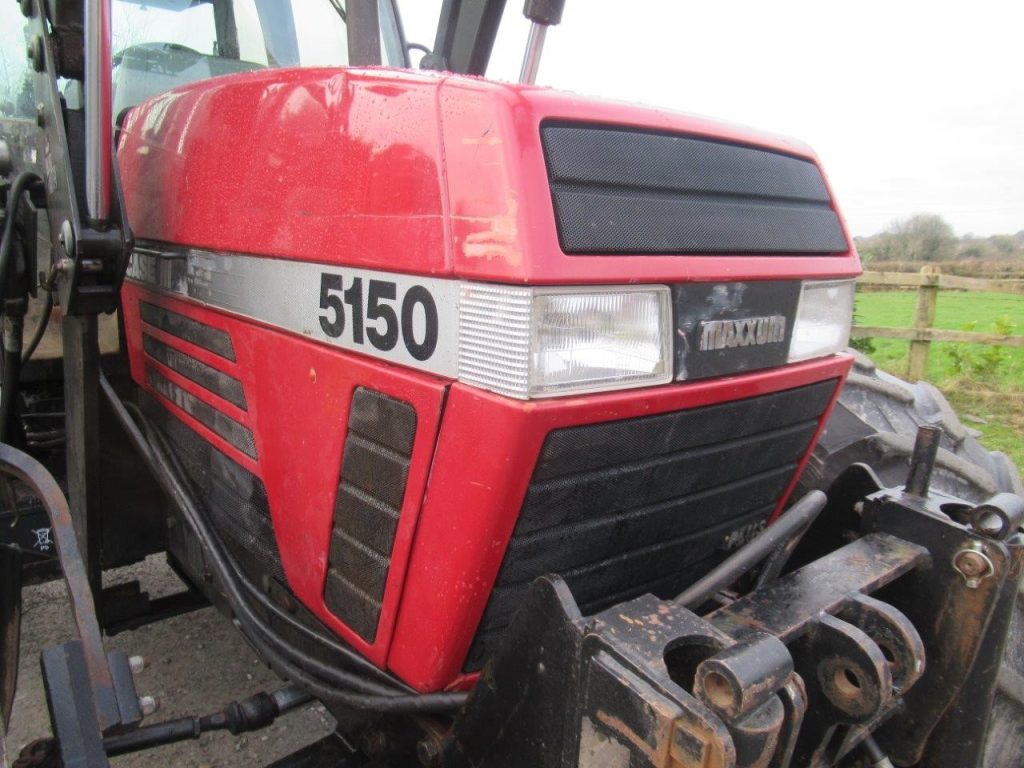 CASE 5150 PLUS C/W FRONT LINKAGE, FRONT FENDERS, PICK UP HITCH, HOOK ...