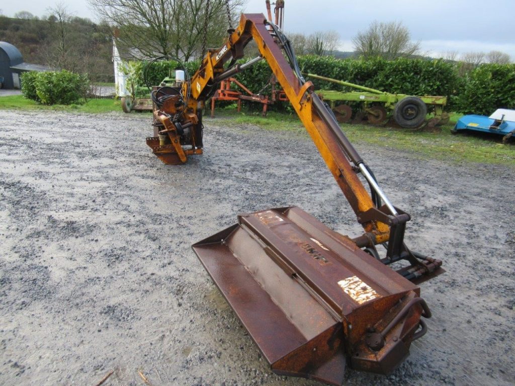 McConnel PA34 Hedge-trimmer-left hand cut. Runs well. Can be seen ...