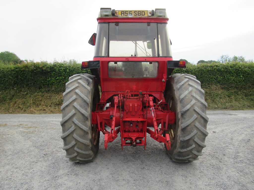 International 956 XL 2WD . A nice old tractor which has been painted at ...