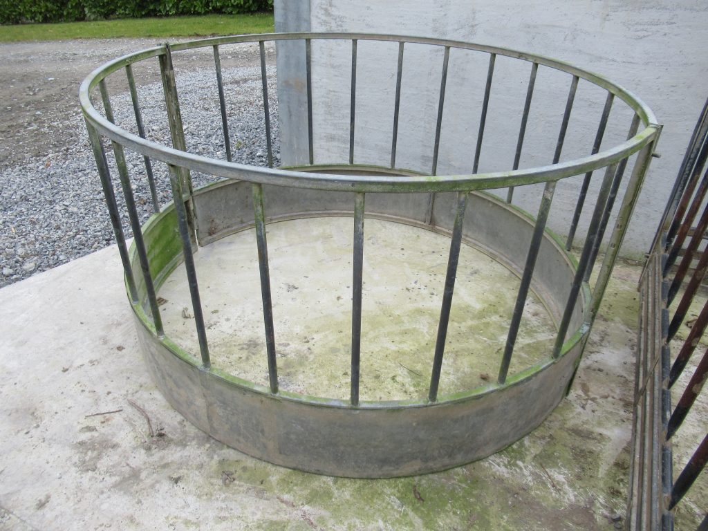 Sheep round feeder – Richard Baggott LTD