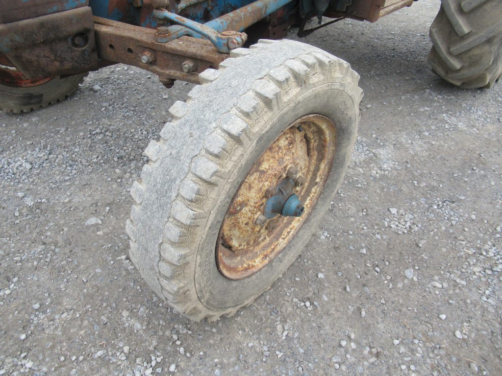 Ford 3000 c/w cab. Starts and drives well. – Richard Baggott LTD